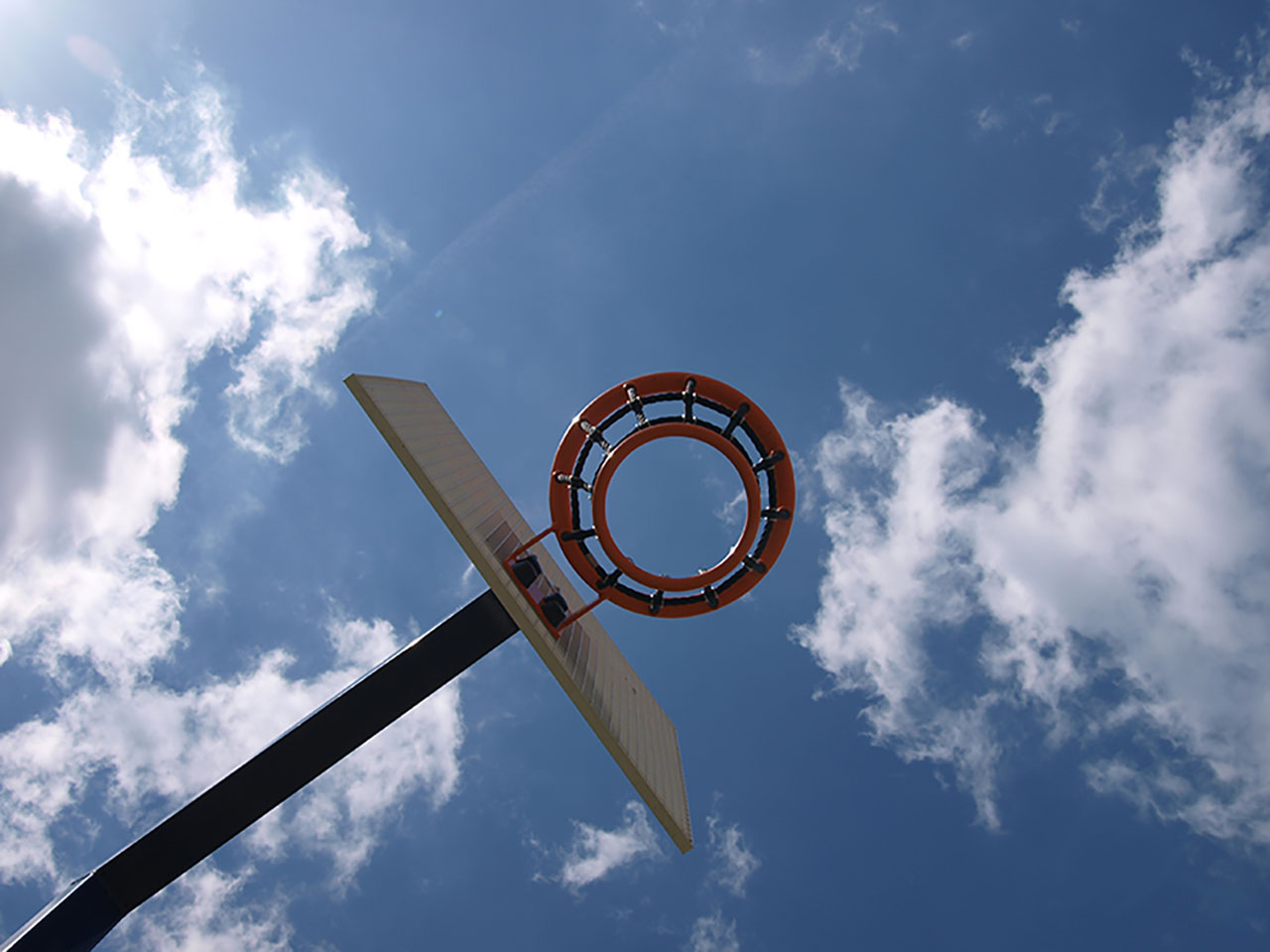 Basketball pole + backboard
